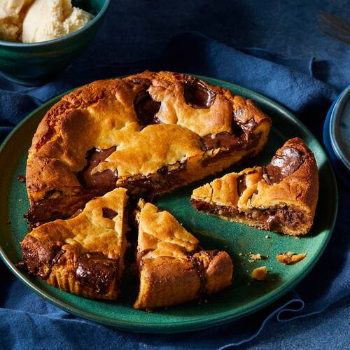 Woolworths Chocolate Cookie Pie 550g | bunch