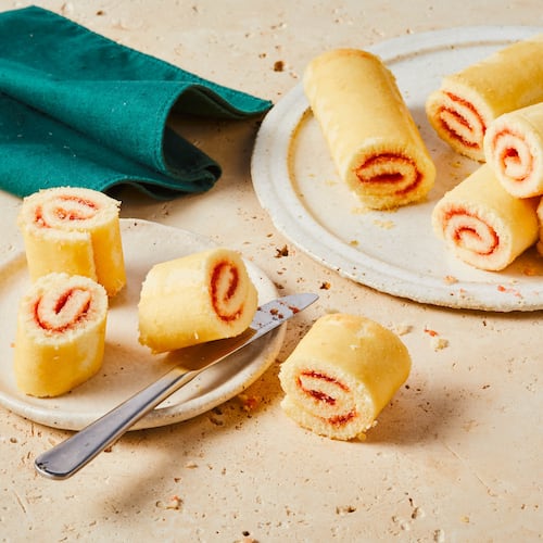 Woolworths Mini Jam Sponge Rolls 6 Pack | bunch